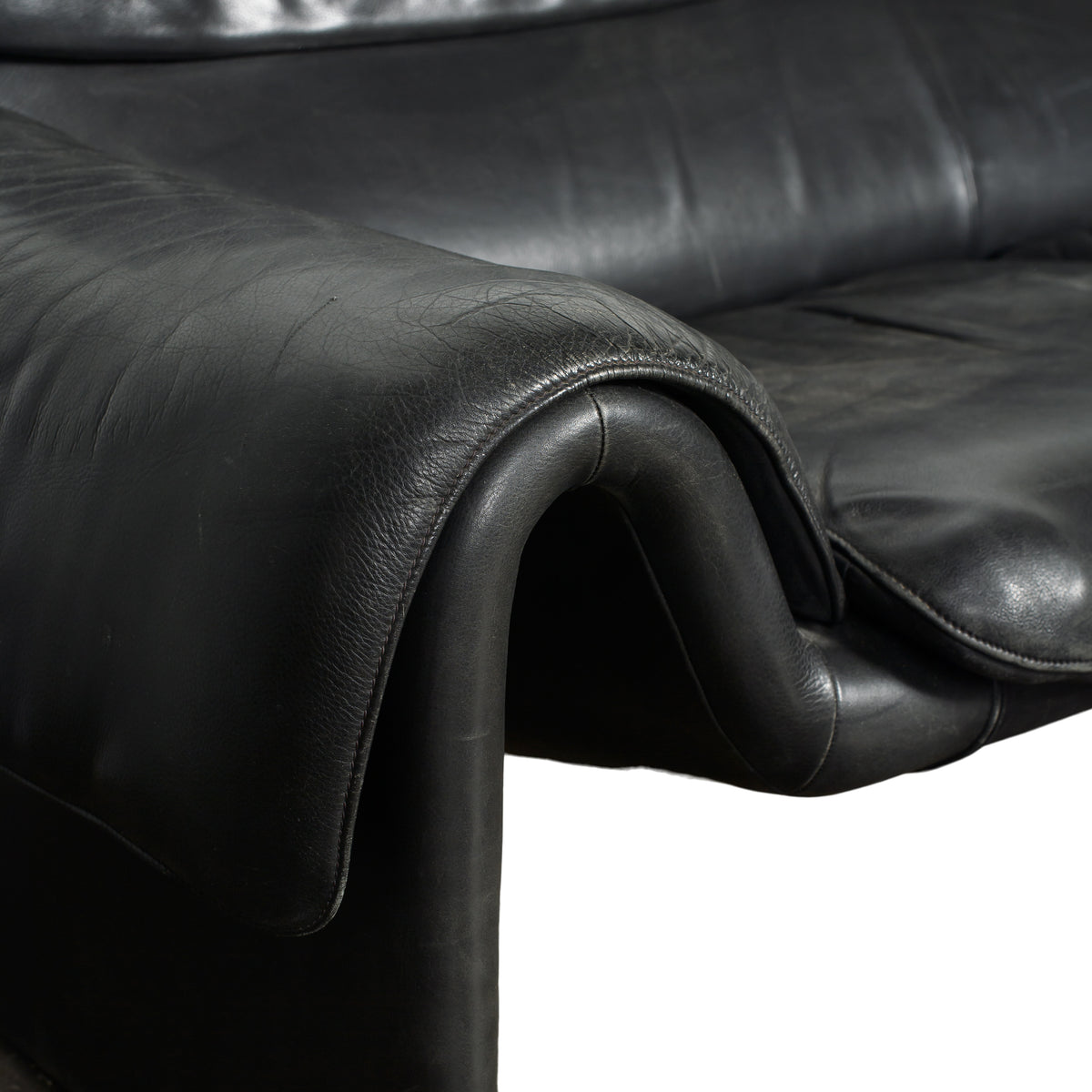 Ursula Leather Couch – FOUND RENTAL CO